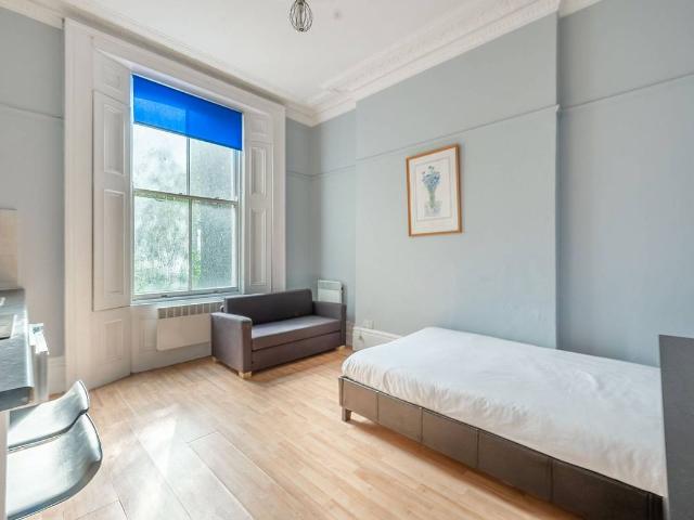 Marloes Road, Kensington, London W8, Studio to rent, £2,275 pcm | PrimeLocation
