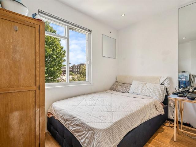 Marloes Road, London W8, Studio to rent, £1,300 pcm | PrimeLocation
