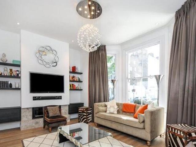 Marloes Road, South Kensington, 2 Bedroom Flat