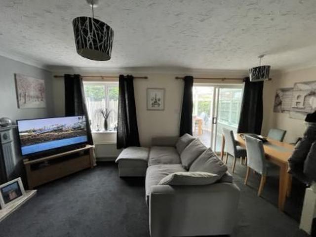 Marlow Drive, Branston, DE14