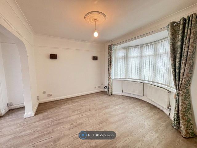 Marlow Drive, Sutton SM3, 3 bed terraced house to rent, £2,200 pcm | PrimeLocation