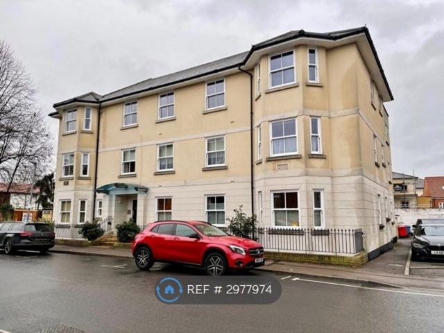 Marlow House, Marlow SL7, 2 bed flat to rent, £1,950 pcm | PrimeLocation