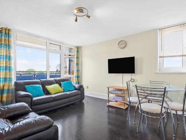 Marlow Road, London E6, 1 bed flat to rent, £1,500 pcm | PrimeLocation