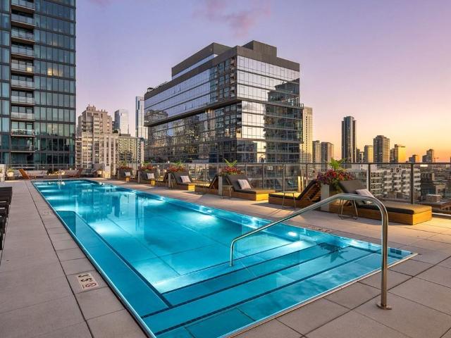 Marlowe Studio Apartment for Rent at 169 W Huron St, Chicago, IL 60654 Near North Side