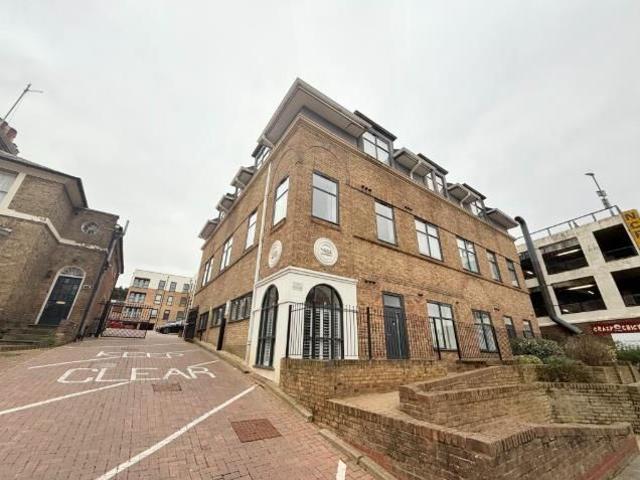 Marlowes, Hemel Hempstead HP1, 1 bed flat to rent, £1,250 pcm | PrimeLocation