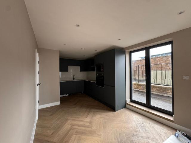 Marlowes HP1, 2 bed flat to rent, £1,750 pcm | PrimeLocation