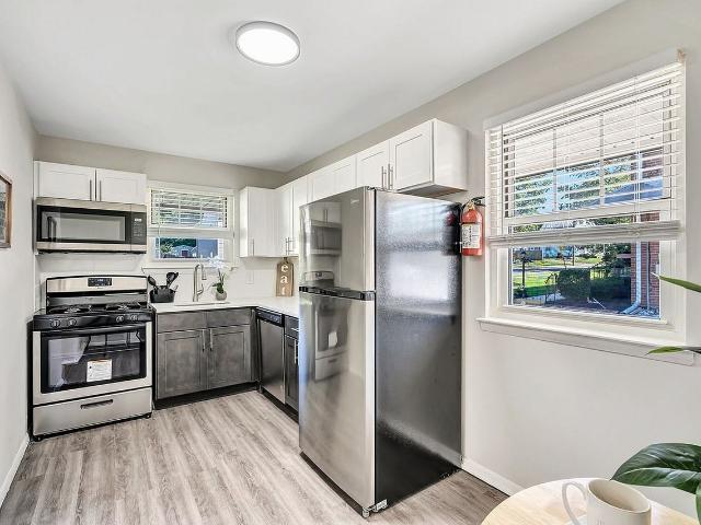 Marlton Colonial Apartments 1 Bedroom Apartment for Rent at 6 N Locust Ave, Marlton, NJ 08053