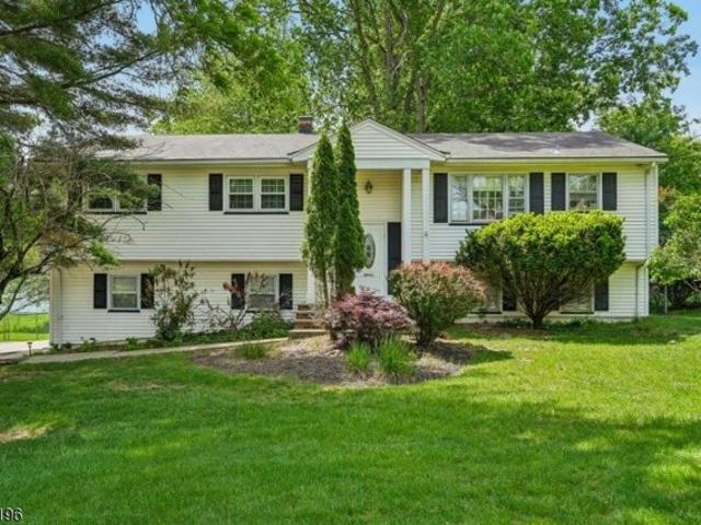 Marlton Dr, Wayne, Home For Sale