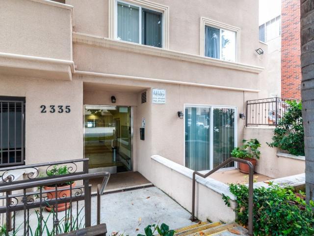MARMAR BENTLEY, LLC 2 Bedroom Apartment for Rent at 2335 S Bentley Ave, Los Angeles, CA 90064 Westside