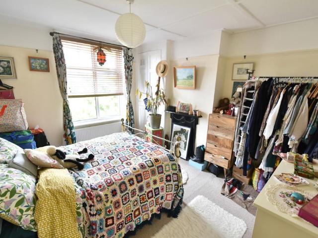 Marmion Road, Hove 1 bed flat to rent £1,050 pcm £242 pw