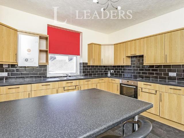 Marmion Road, Southsea, PO5 2 bed flat to rent £1,325 pcm £306 pw