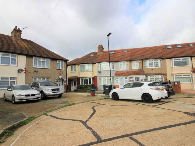 Marnell Way, Hounslow TW4, 5 bed terraced house to rent, £2,950 pcm | PrimeLocation