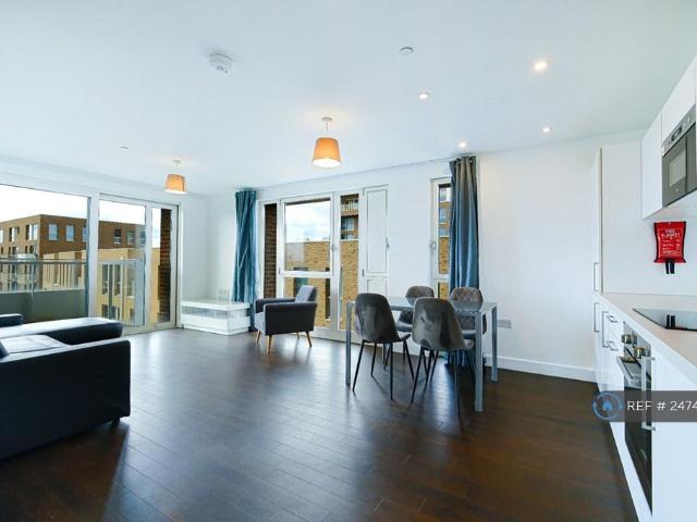 Marner Point, Bromley By Bow, E3 3 bed flat to rent £3,050 pcm £704 pw