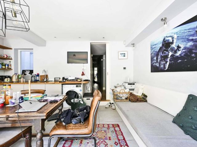 Marney Road, Clapham Common North Side, London SW11, 2 bed flat to rent, £2,750 pcm | PrimeLocation