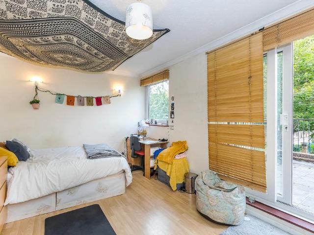 Maroon Street, London E14, 6 bed terraced house to rent, £5,200 pcm | PrimeLocation