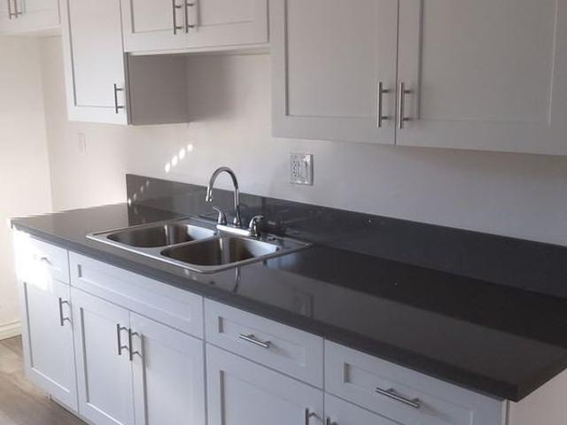 Marquis Apartments 2 Bedroom Apartment for Rent at 7300 Florence Ave, Downey, CA 90240 Downey