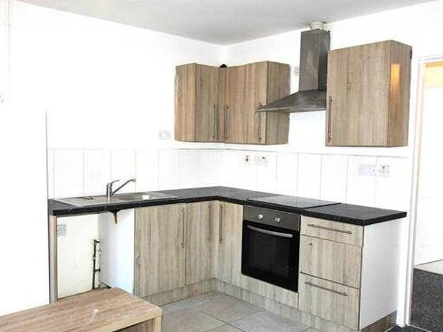 Marquis Court, Fairfield Street, 2 Bedroom Flat
