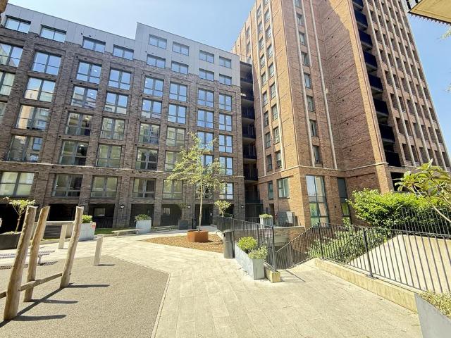 Marri Street, Watford, WD24 1 bed flat to rent £1,550 pcm £358 pw
