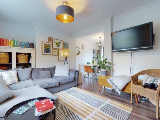 Marriott Road, London, Greater. 2 bed house to rent £2,199 pcm £507 pw