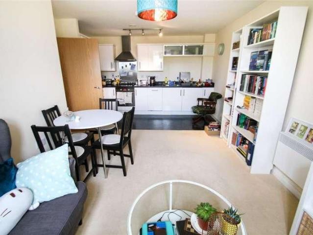 Marriotts Walk, Witney, Oxfordshire, OX28