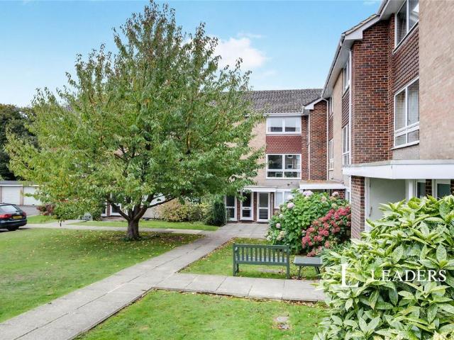 Marryat Court, Montagu Road. 2 bed flat to rent £1,150 pcm £265 pw