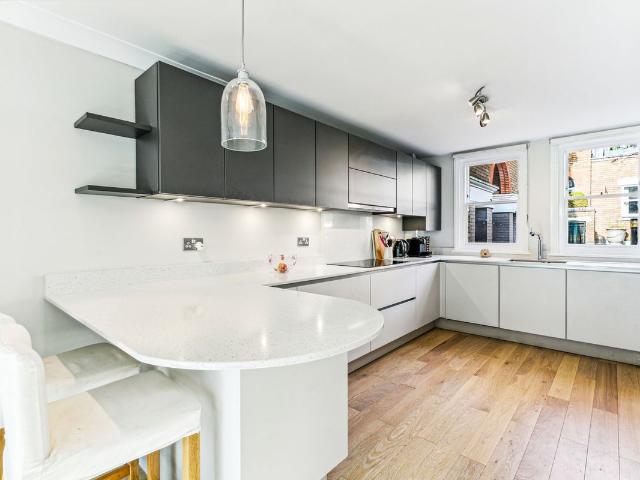 Marryat Square, Wyfold Road SW6, 2 bed terraced house to rent, £3,250 pcm | PrimeLocation