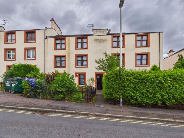 Marryat Terrace, Dundee DD3, 2 bed flat to rent, £750 pcm | PrimeLocation