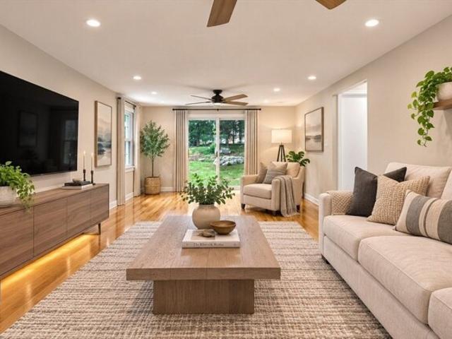 Mars Dr, Shrewsbury, Home For Sale