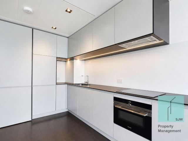 Marsh Wall, Amory Tower E14, Studio to rent, £2,450 pcm | PrimeLocation