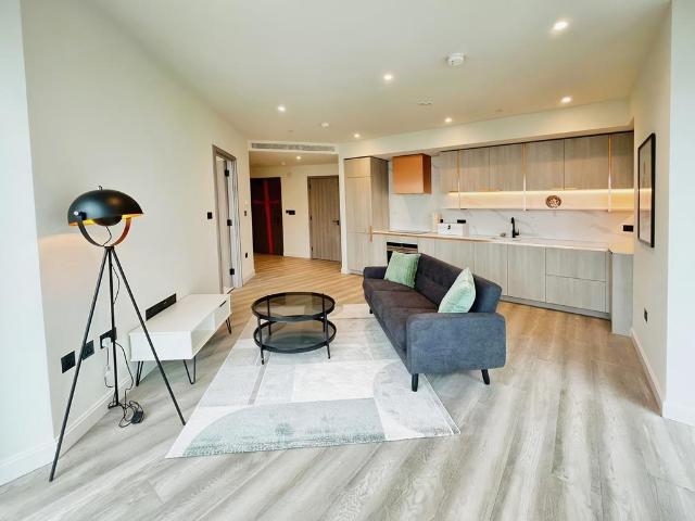 Marsh Wall, Canary Wharf, London, E22 1 bed apartment to rent £2,900 pcm £669 pw