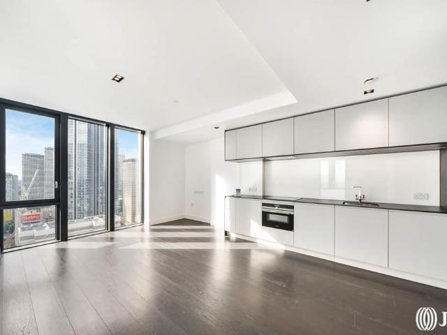 Marsh Wall London E14 1 bed flat to rent £2,817 pcm £650 pw