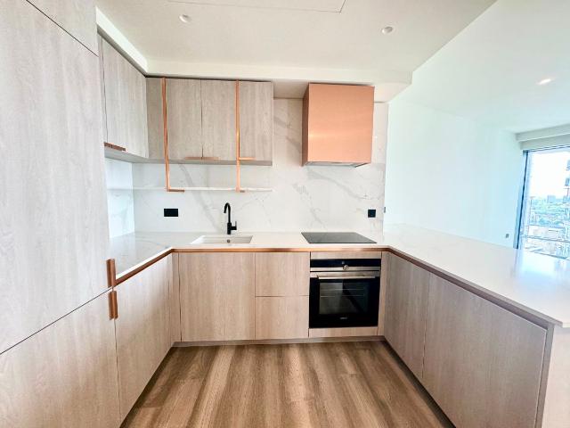 Marsh Wall, London E14, 1 bed flat to rent, £2,900 pcm | PrimeLocation