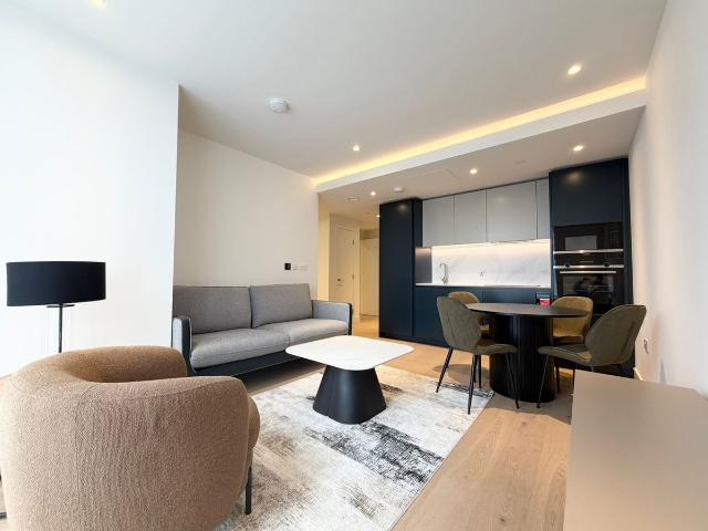 Marsh Wall, London E14, 2 bed flat to rent, £3,200 pcm | PrimeLocation