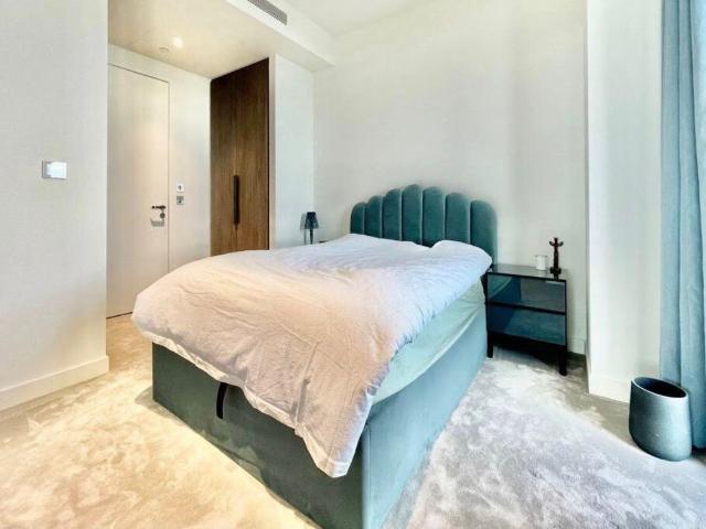 Marsh Wall, London E14, 2 bed flat to rent, £4,300 pcm | PrimeLocation