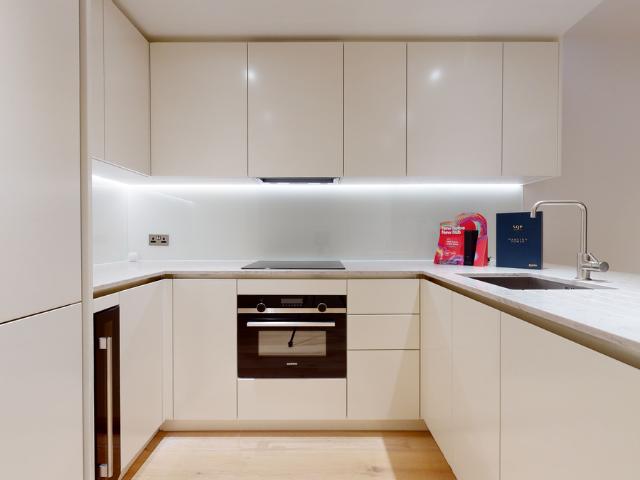 Marsh Wall, London E14, Studio to rent, £2,500 pcm | PrimeLocation