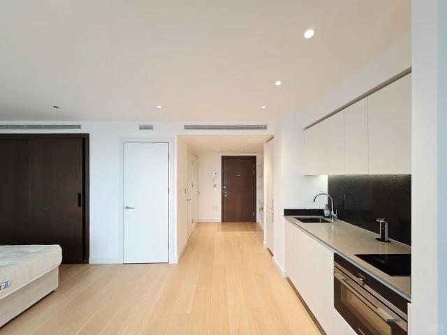 Marsh Wall, London E14, Studio to rent, £2,600 pcm | PrimeLocation