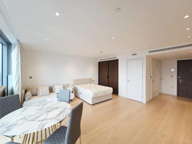 Marsh Wall, London E14, Studio to rent, £2,800 pcm | PrimeLocation