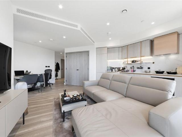 Marsh Wall, London, E22 2 bed apartment to rent £4,600 pcm £1,062 pw