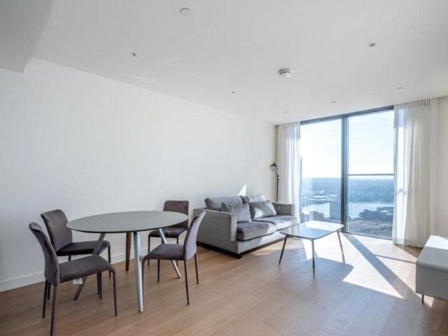 Marsh Wall, South Quay Plaza E14, 1 bed flat to rent, £3,150 pcm | PrimeLocation