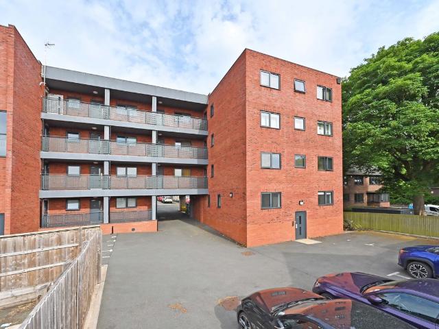 Marsh Box, Newcastle Under Lyme ST5, 2 bed flat to rent, £850 pcm | PrimeLocation