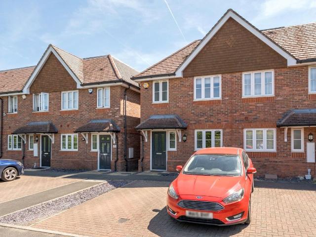 Marsh Close, Addlestone, Surrey KT15, 3 bed detached house to rent, £2,500 pcm | PrimeLocation