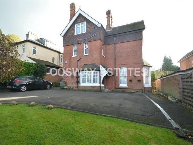 Marsh Lane, Mill Hill NW7, 3 bed flat to rent, £2,600 pcm | PrimeLocation