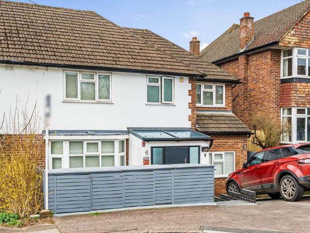 Marsh Lane, Stanmore HA7 4 bed house to rent £3,350 pcm £773 pw