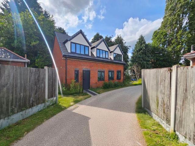 Marsh Lane, Wolverhampton WV10, 3 bed detached house to rent, £2,000 pcm | PrimeLocation