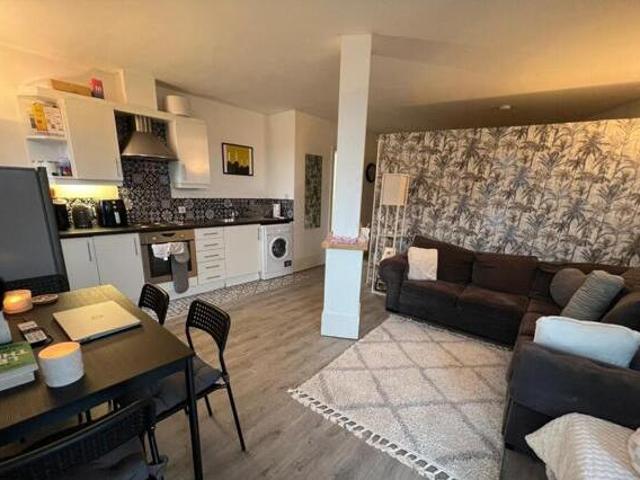 Marsh Street Bedroom Studio Apartment,walsall, 1 Bedroom Apartment