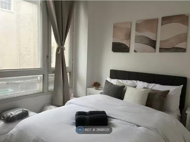 Marsh Street, Bristol BS1, 2 bed flat to rent, £1,780 pcm | PrimeLocation