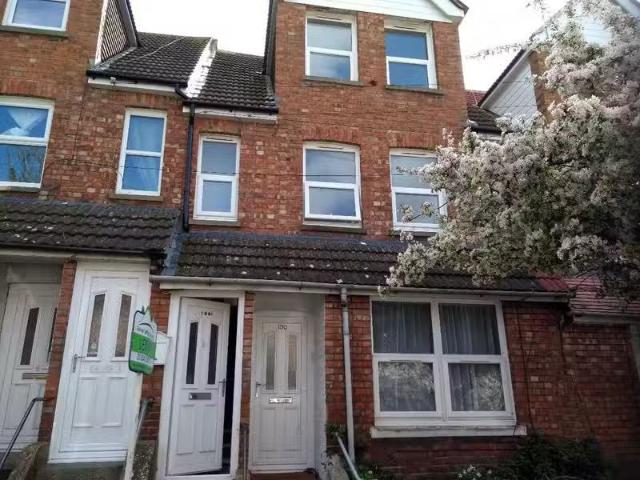 Marshall Street Folkestone 1 bed flat £695 pcm £160 pw