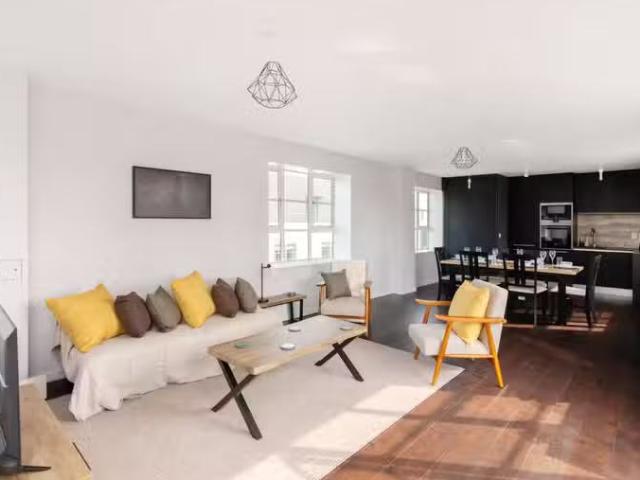 Marshall Street, London, W1F 7EU