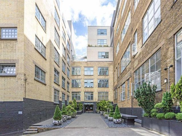 Marshall Street, London W1F 2 bed flat to rent £4,996 pcm £1,153 pw