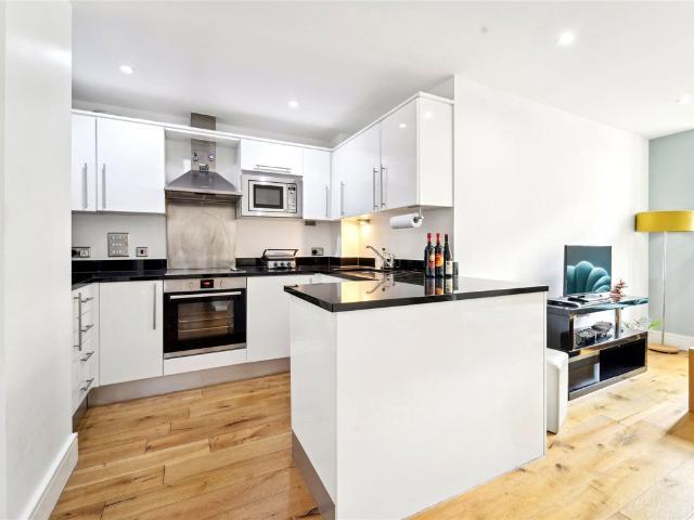 Marsham Street, London SW1P, 3 bed flat to rent, £4,300 pcm | PrimeLocation